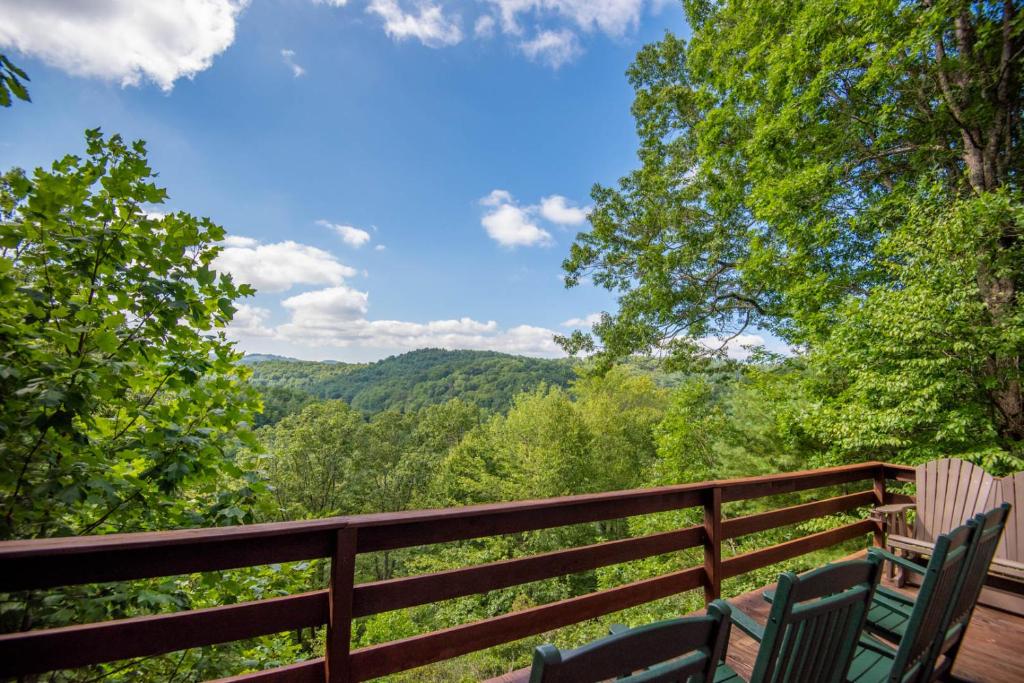 Fleetwood Falls - VIEWS - Lake and New River Access - Close to Todd ...