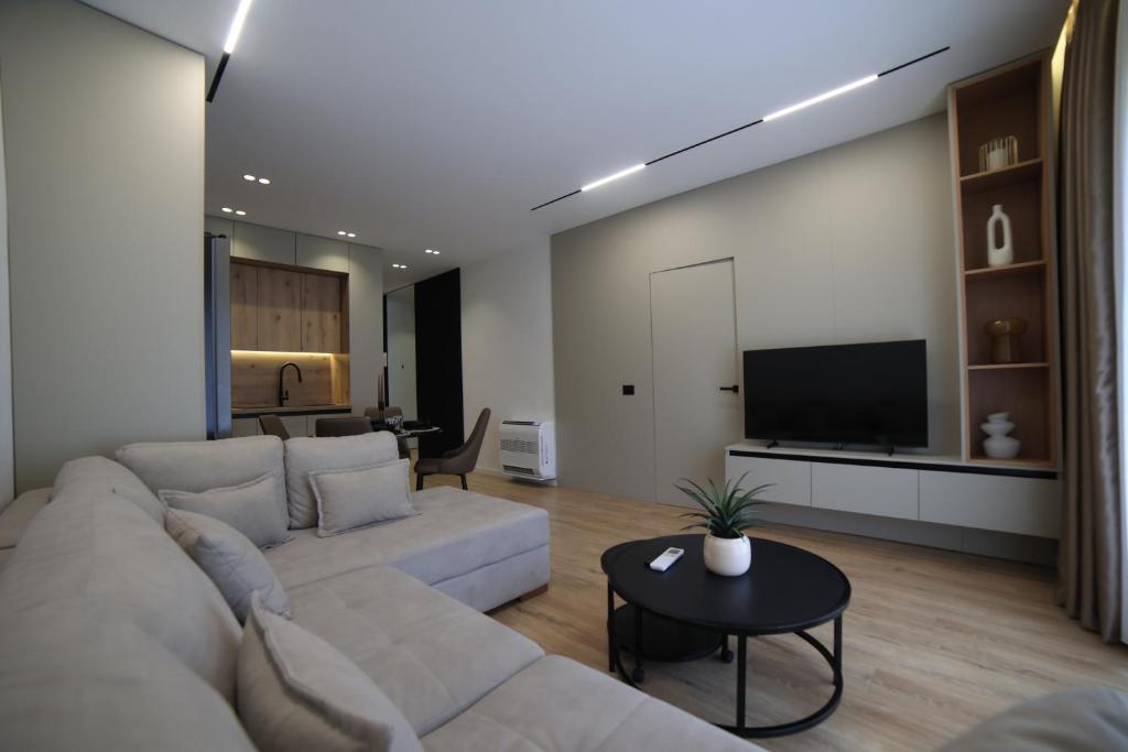 Matisse No21 - Luxury One Bedroom Apartment With Parking, טיראנה ...