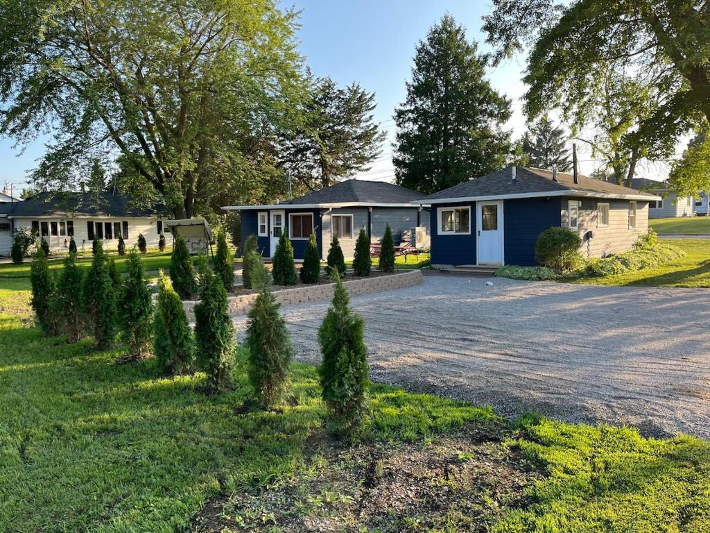 The little blue jay, Winneconne (nove cijene za 2025.)