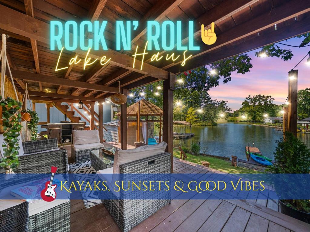 Rock N’ Roll Lake Haus | Lakefront, Kayaks, Decks, Hot Springs (nove ...