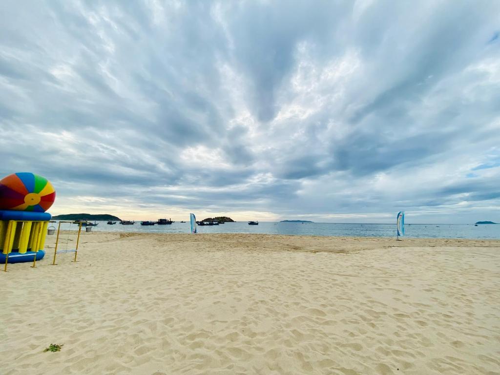 Baya Beach Club, Hòn Roi (актуальные цены 2025 года)