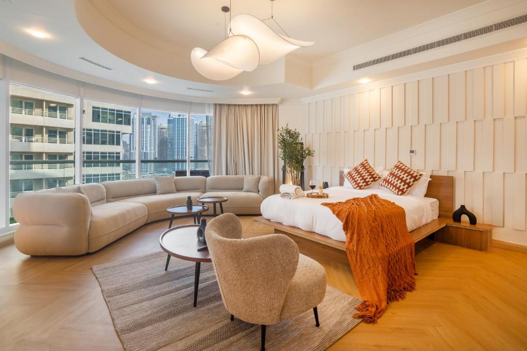 SkyHigh 4BR Penthouse Marina Views & Game Lounge Pool Table PS5 ดูไบ (ราคาอัปเดตปี 2025)