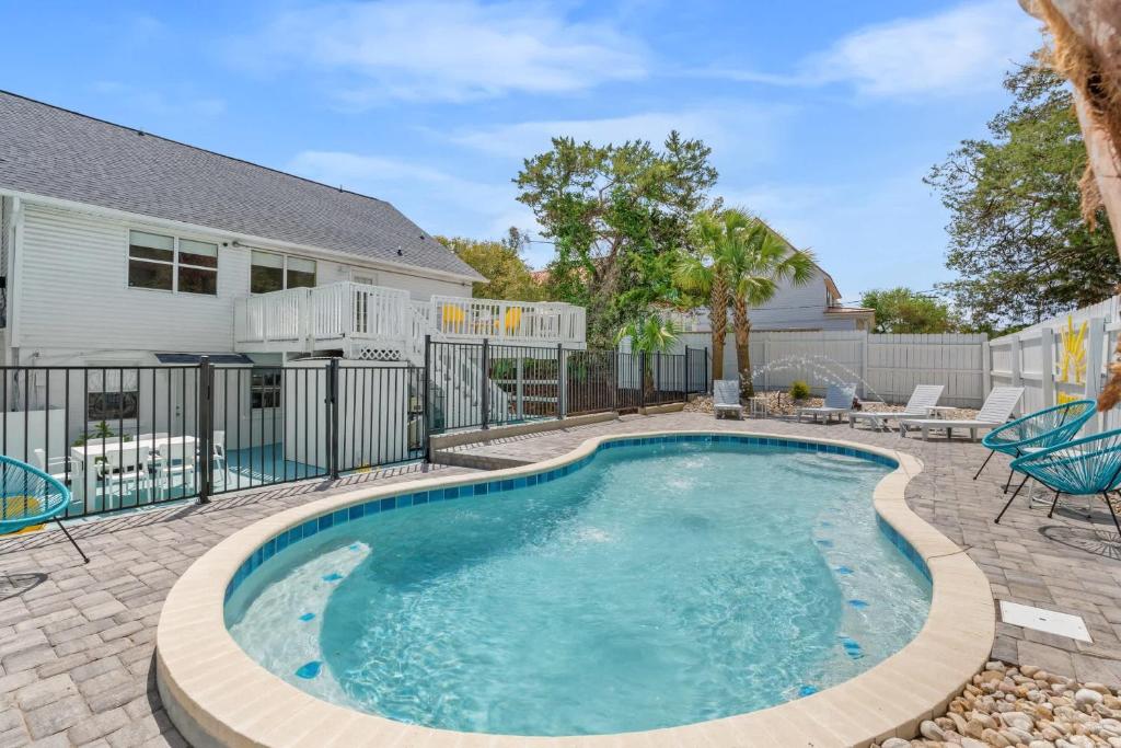 5 bedroom-2 and a half bathroom Apartment, Myrtle Beach (updated prices ...