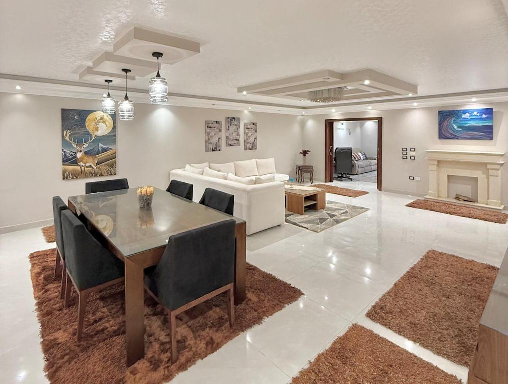 luxurious hidden gemstone 3BR APT in Helioplis شقة فندقية فاخرة, El ...