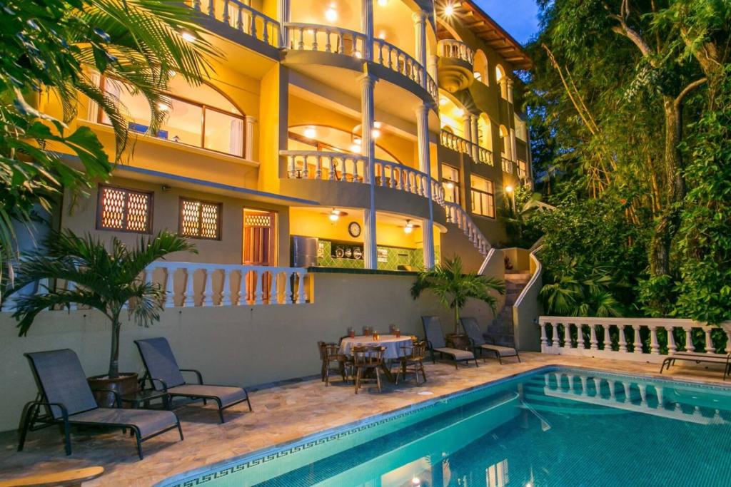 Castillo de Amber, 4 Aparts, 6 Bedrooms, Ocean Views, Central Location ...