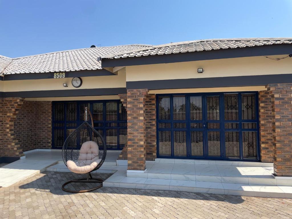 Mana Comfy Victoria Falls with WIFI, Victoria Falls (precios ...