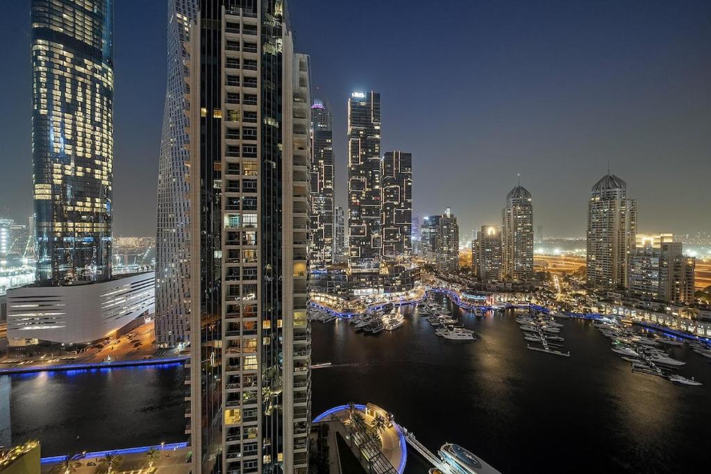 FIRST CLASS 1BR Majestic Marina Views, Dubai (prezzi aggiornati per il ...