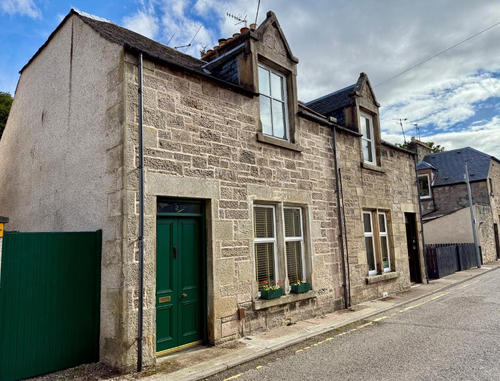 Rosebery House with private garden in quiet area of city centre ...