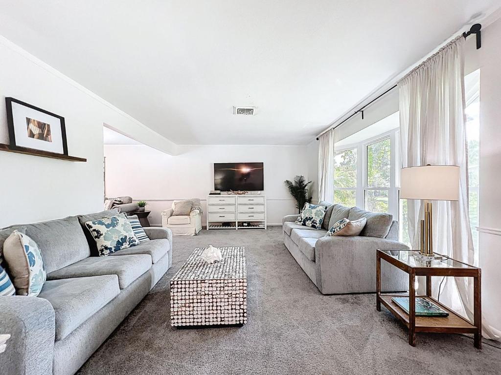 New Beautiful Seminole Pool Home, Seminole (updated prices 2026)
