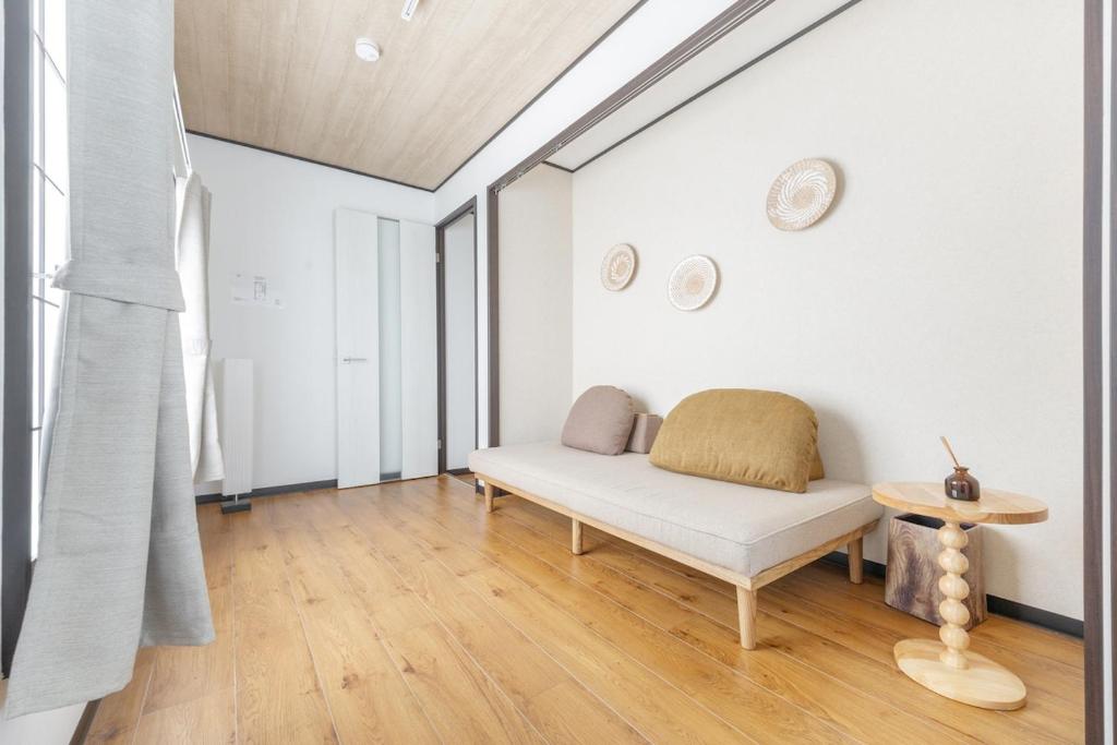 A unique cozy townhouse perfect for up to 5 guests, Tokyo (updated ...