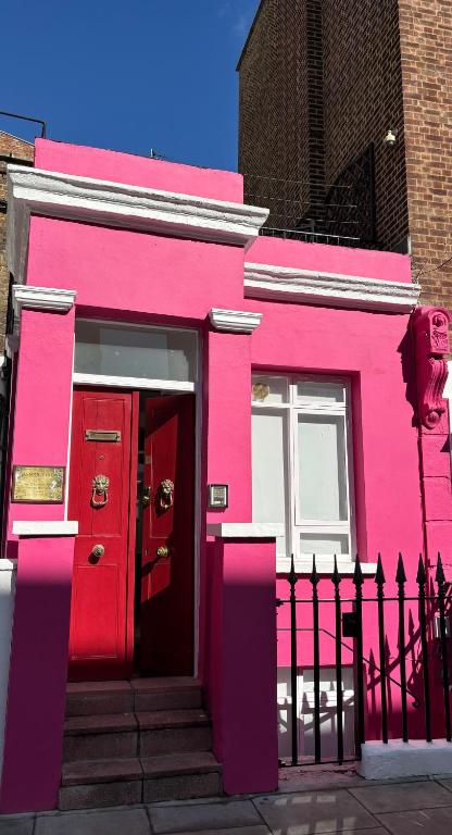 Nothing Hill, The Pink House, Londra (prețuri actualizate 2026)