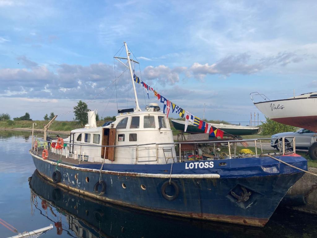 LOTOSS ex ice class Pilot ship, Engure (updated na presyo sa 2025)