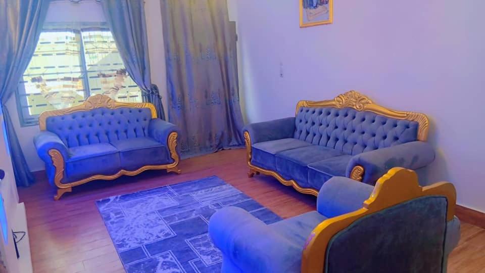 Deux chambres un salon à fidjrossè non loin de la plage, Cotonou ...