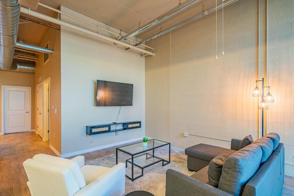 Stylish Tempe ASU Stay Pool Gym Parking WD, Tempe (updated prices 2026)