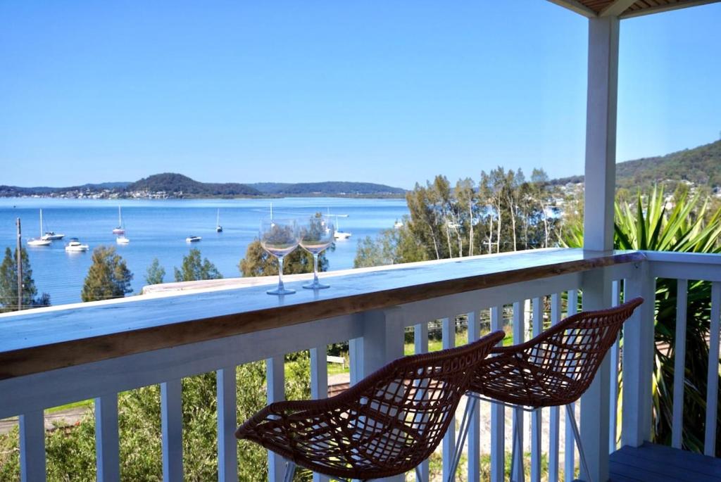 Coastal Retreat with Water Views, Tascott (atnaujintos 2026 m. kainos)