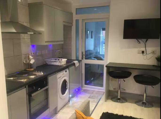 The Garden View Studio, Coventry Central, Wi-Fi, Coventry (updated ...