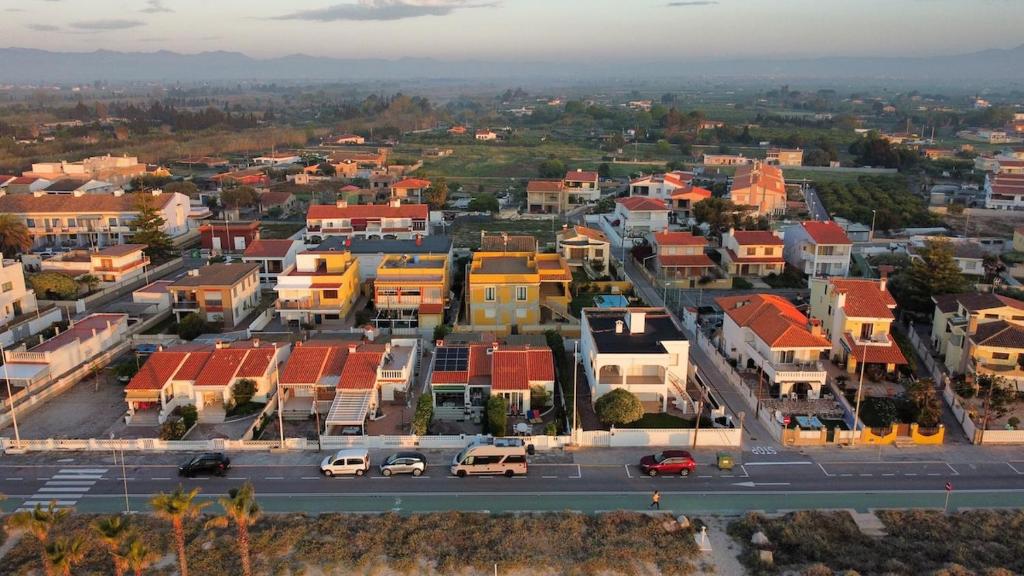 Beachfront house, Almazora (precios actualizados 2025)