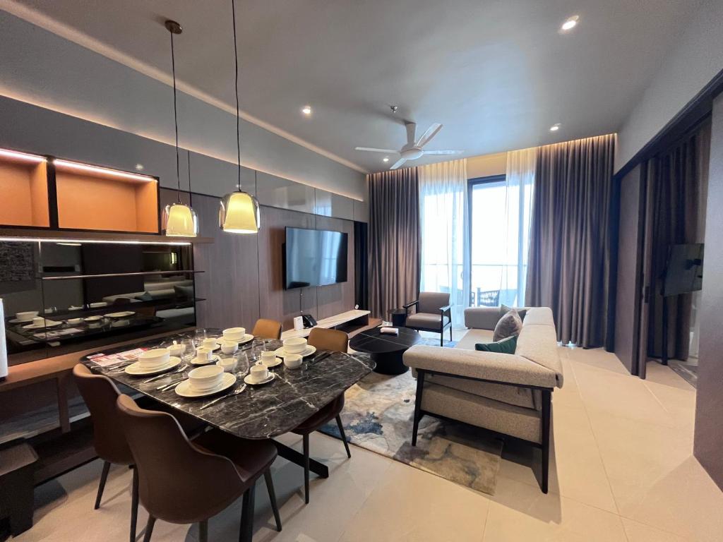 Spacious 2BR Hilltop Walk to SkyAvenue Genting Antara, Genting ...