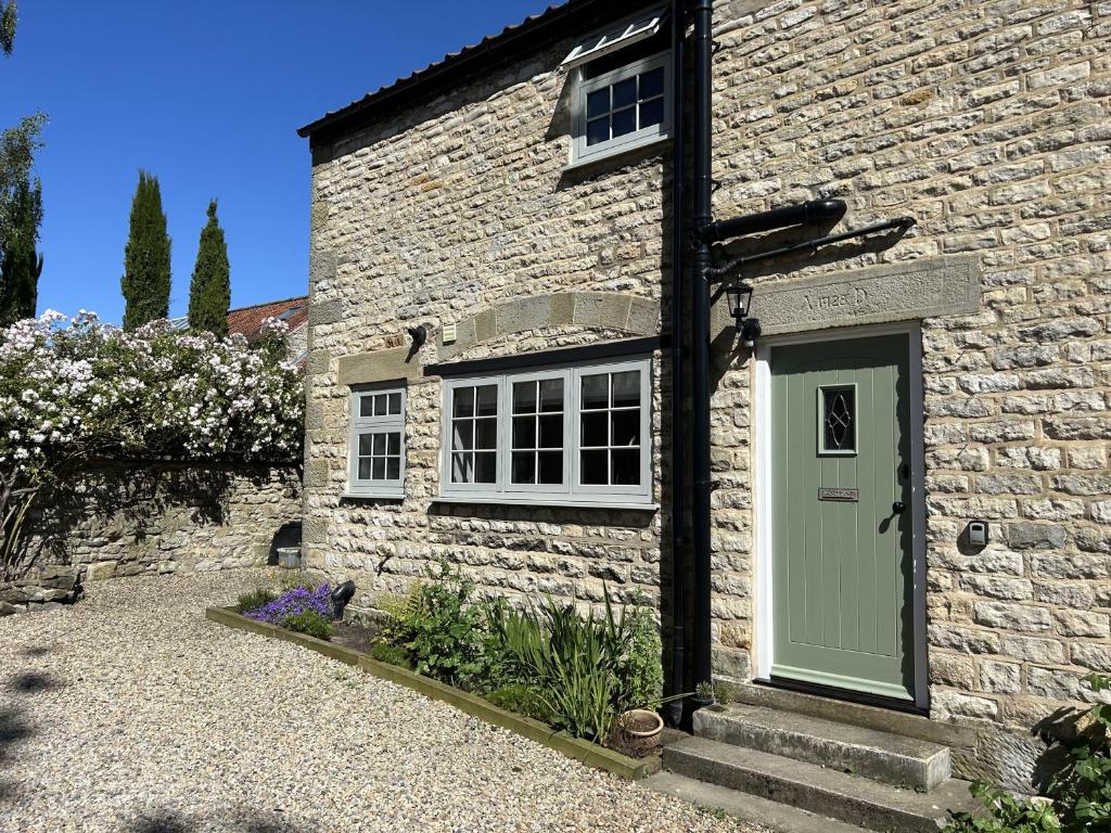 Hall Cottage at Noelles Cottages, Pickering (updated prices 2026)