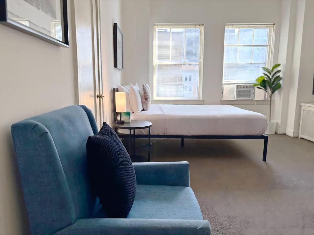 Chic Vintage Studio in the Gold Coast - SP 1205, Chicago (updated ...