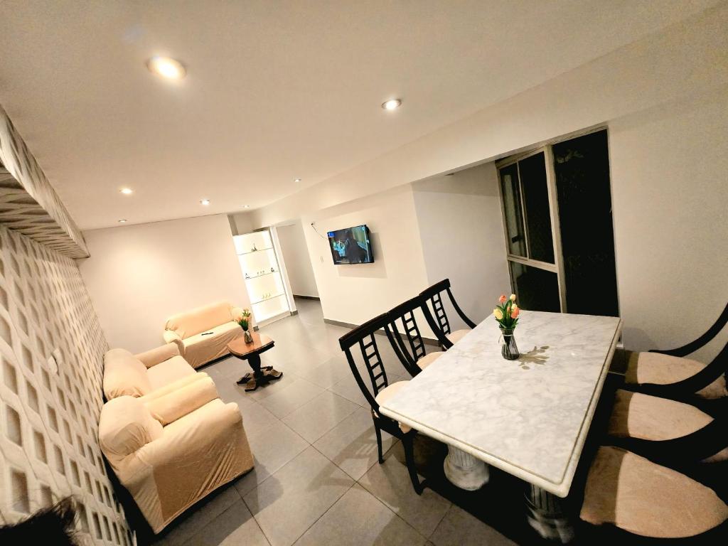 R&M Barranco, Lima (precios actualizados 2026)