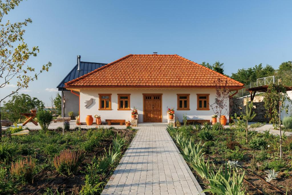 Two Doves House, Pohrebea (updated prices 2026)