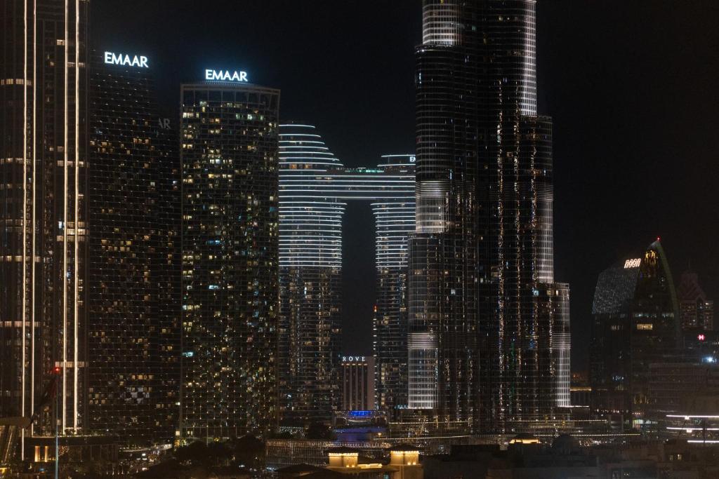 Downtown Dubai - DAMAC Studio with Iconic Burj Khalifa View, Dubái ...