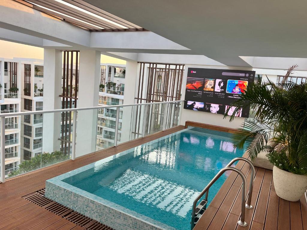 Queen Penthouse 42 CROWN collection, Eilat (updated prices 2026)