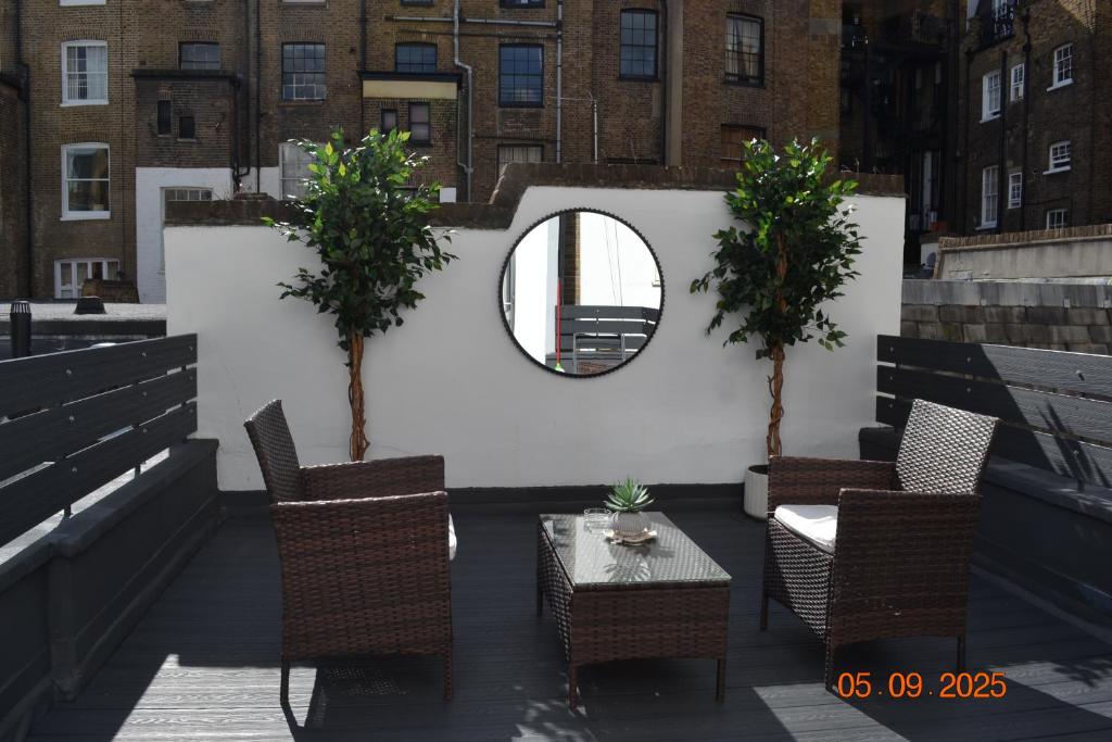 A Magnificent One Bedroom Flat With A Stunning Private Terrace, London ...