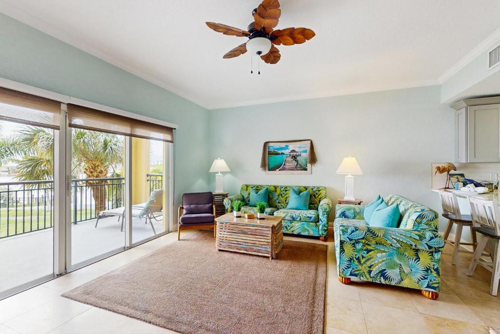 Palms of Treasure Island 108, Sentpītbīča (atjauninātās 2026. gada cenas)