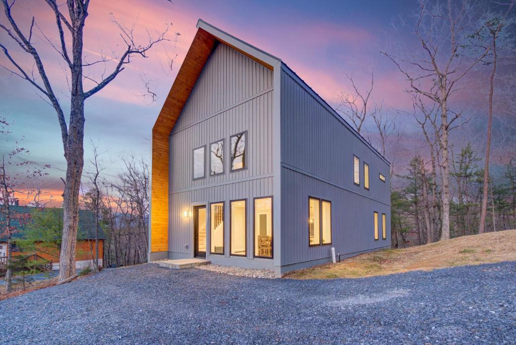 Family Getaway 1 min to Bryce Resort KING Bed Fire Pit, Basye ...