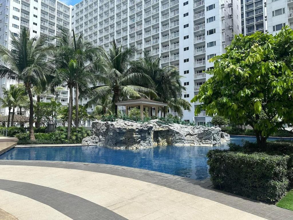 Condo Room Apartment in Mall of Asia Complex Pasay City - Near Airport ...