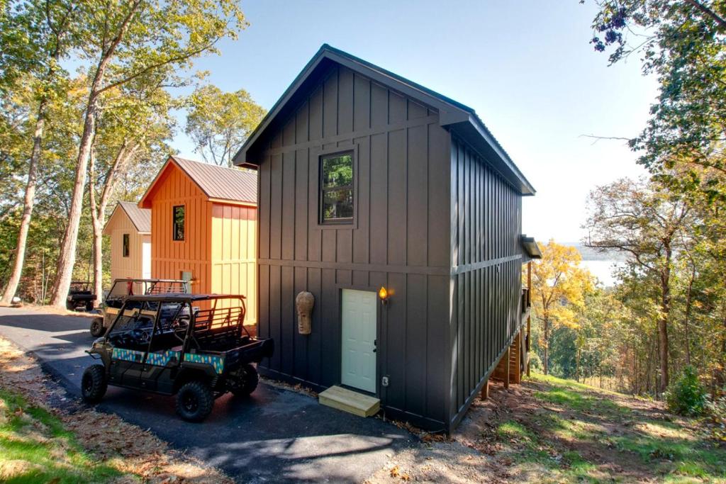 Magical Family Cabin with Breathtaking Beauty and Modern Interior in ...