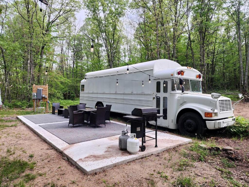 Rustic Converted School Bus with Outdoor Shower Near ORV Trails in ...