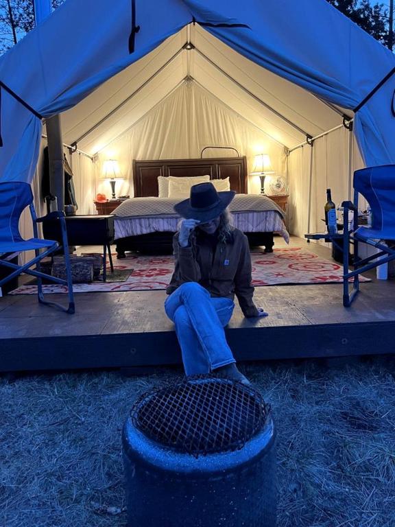 Cozy Tented Cabin with Stunning Sights in Conner, Montana, Sula (tarifs ...