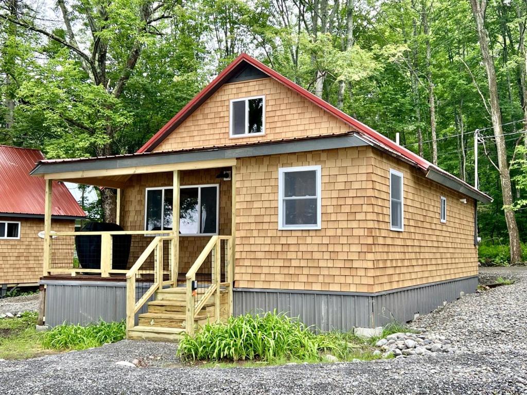 Cozy Lakefront Cabin with Porch, Firepit, Kayaks & Sandy Beach Access ...