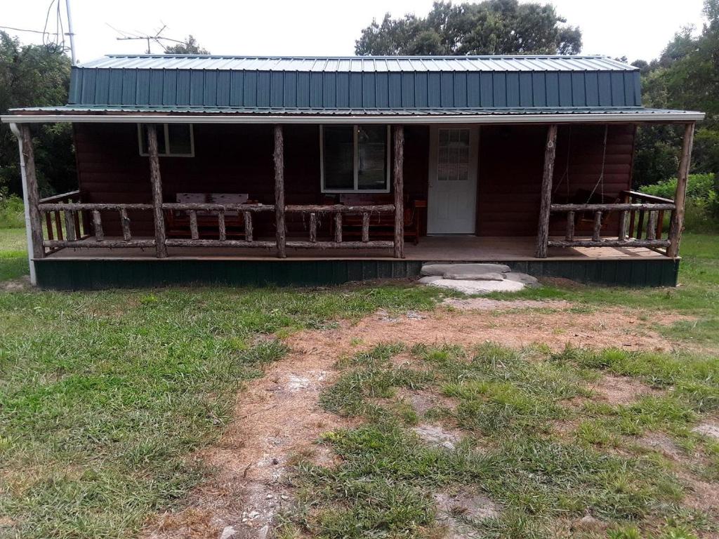 Lofted Cabin with Hot-Tub and Countryside Views in Marshall, Arkansas ...