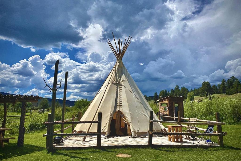 Tres Piedras Glamping Tipis for a Nature Escape near Taos, Tres Piedras ...