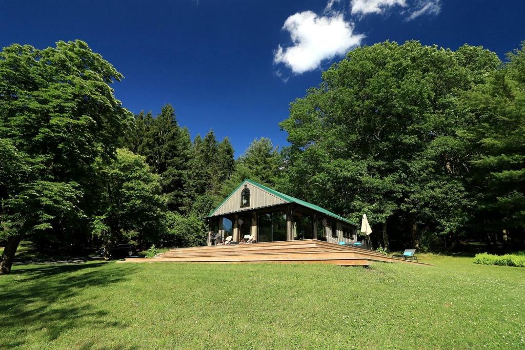 Gorgeous Cottage for Two, Overlooking Pond on 20 acres, Glamping in ...