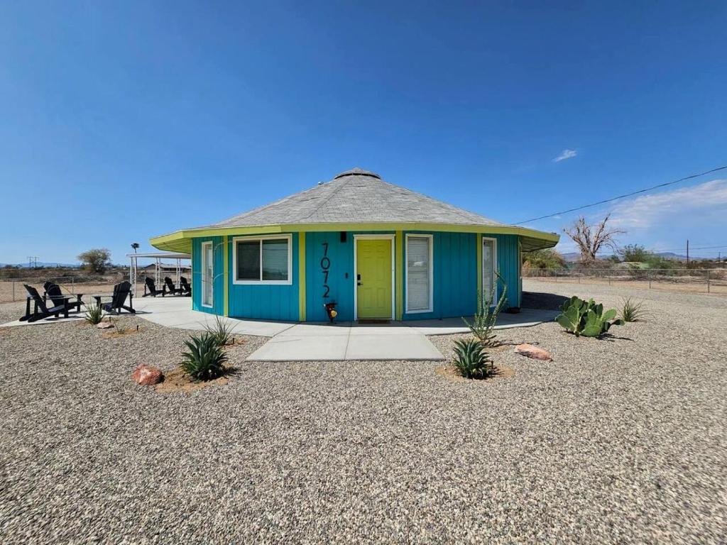Unique Round Cabin Ideal for Groups Getaways in California, Big River ...