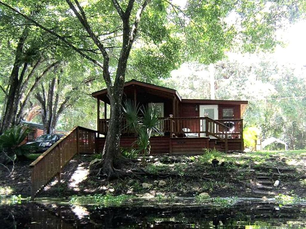 Waterfront Cabin Perfect for Families in Inverness, Florida, Inverness ...
