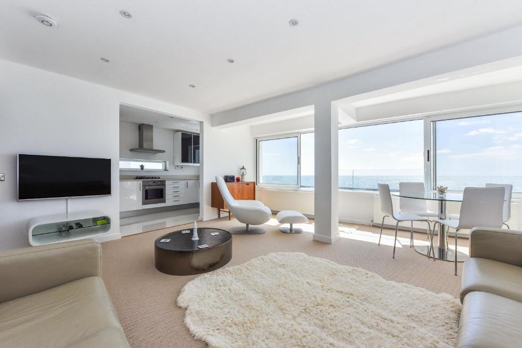 Above the Beach, Bracklesham, Bracklesham Bay (updated prices 2025)