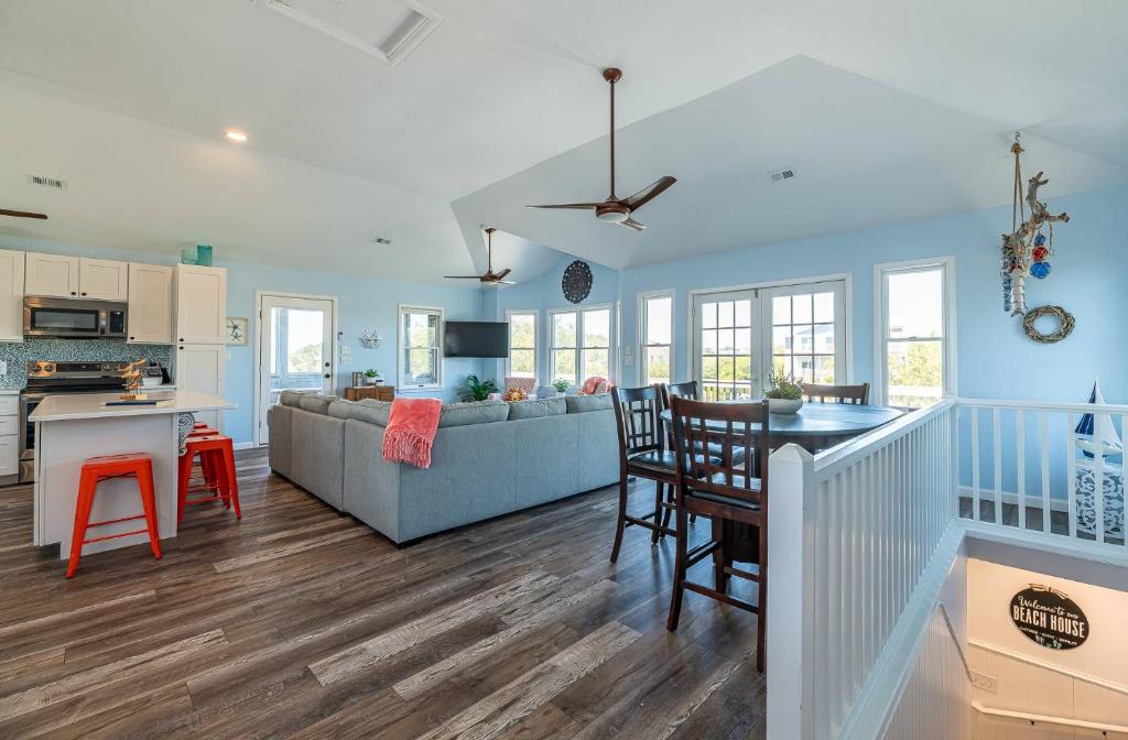 C9431 Sea Stars - Canalfront, 4X4 Area, Boat Ramp, Dock!, Knotts Island ...