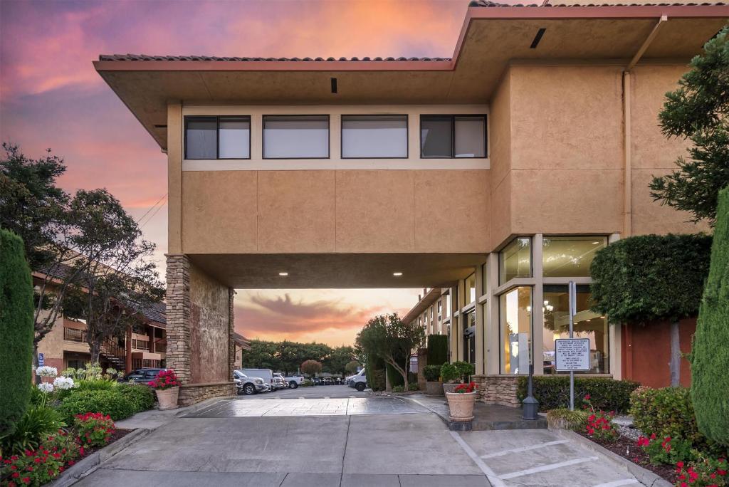 Best Western PLUS Inn of Hayward, Hayward (updated prices 2026)