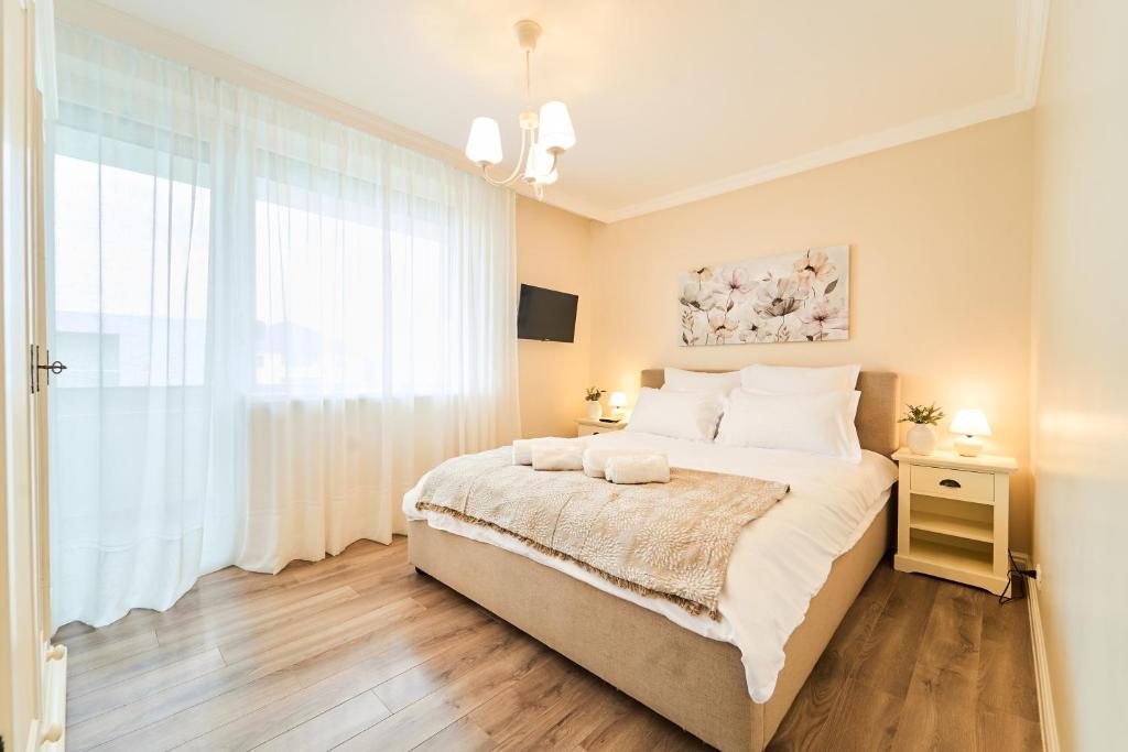 La Vie en Rose Chic French-Style Apartment with Parking in Timisoara ...