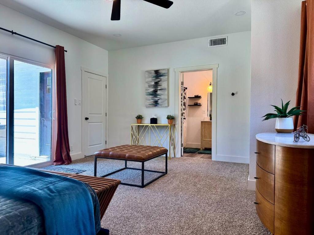 Pool Remodeled 4 Bedroom Carmichael Home, Carmichael (updated prices 2026)