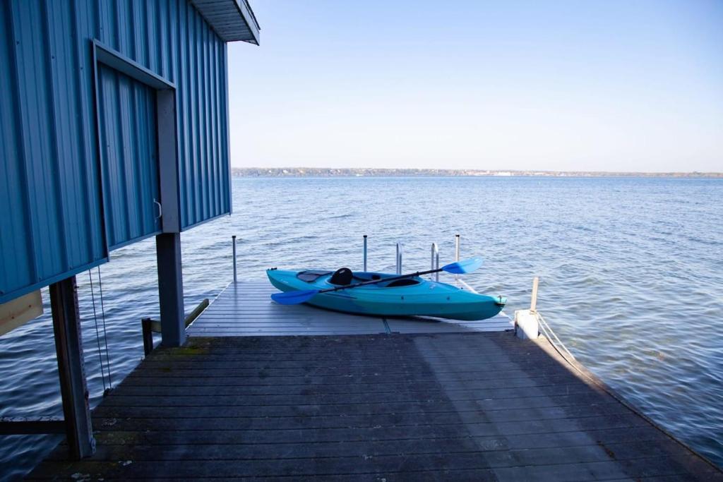 Lakeside Landing Dock Fire Pit and Boat Rental, Teall Beach (prezzi ...