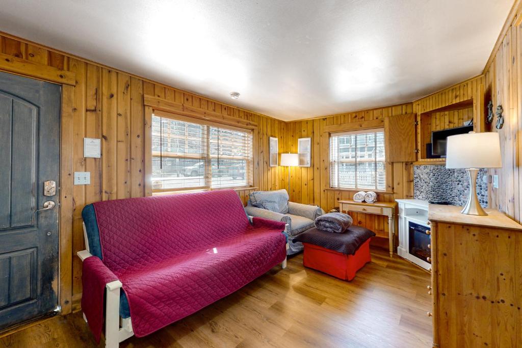 Hidden Villa Cottage #1 - The Nautical Cottage, Cannon Beach (updated ...