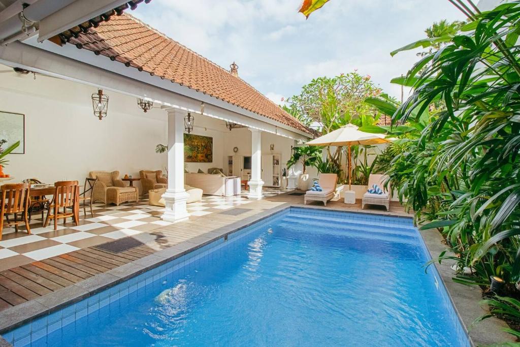 Private 2 Br Pool Villa, 400m to Beach, Sleeps 4, Seminyak (opdaterede ...