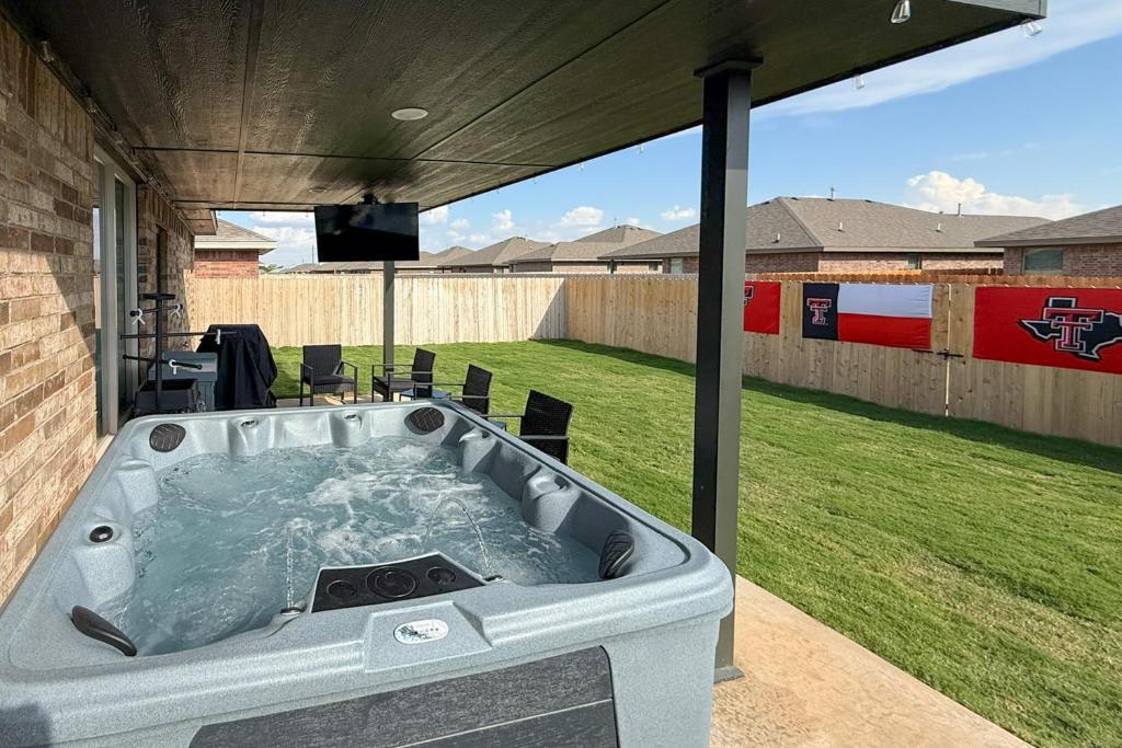 Hot Tub and Game Room Raider Resort in Lubbock, Lubbock (updated prices ...